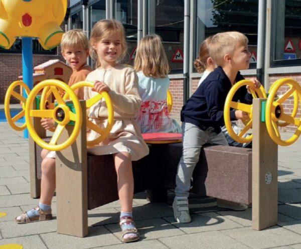 Drone GP55 i Genbrugsplast | Legepladsredskab med Styrehjul